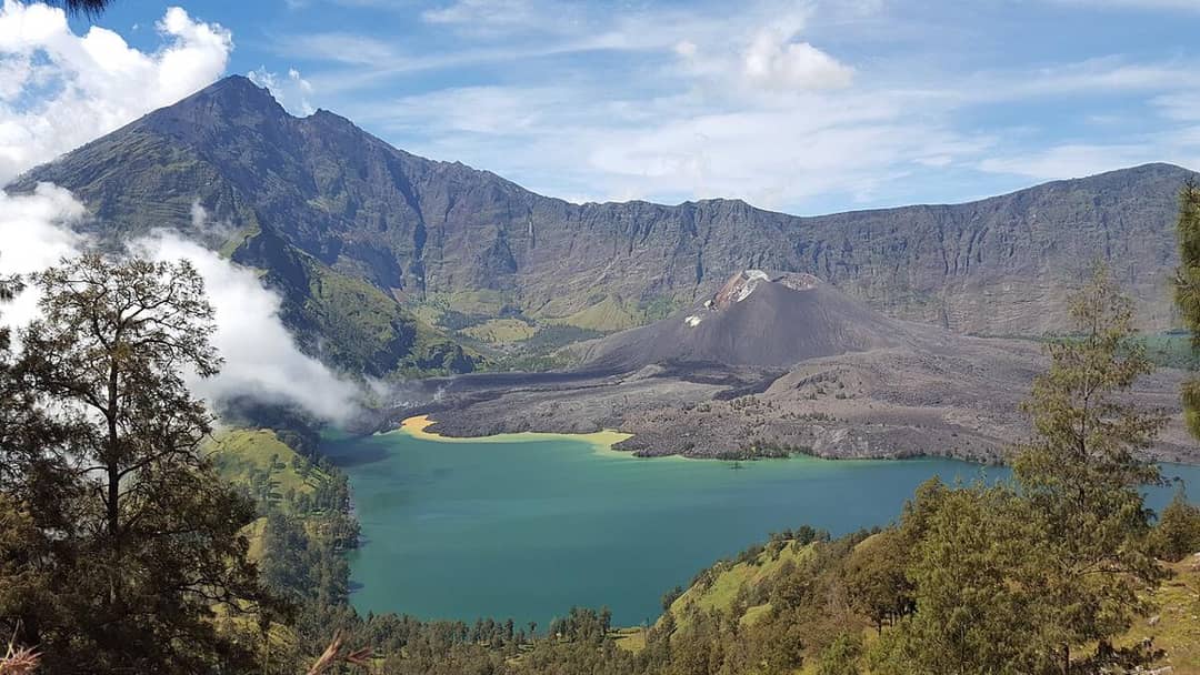 Berapa Jam ke Danau Segara Anak di Gunung Rinjani? | IDN Times
