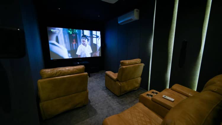 7 Ide Desain Ruang Karaoke Minimalis di Rumah, Dijamin Bikin Betah ...