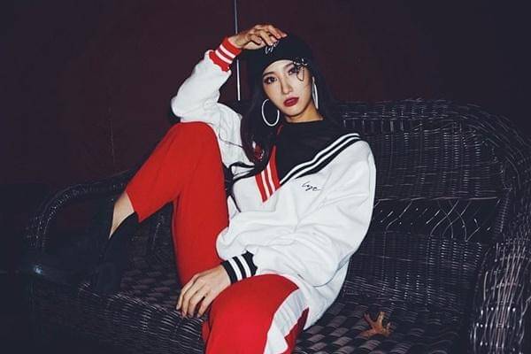 Biodata Profil EJAE, Pengisi Suara Rumi di Balik Lagu Huntrix | IDN Times