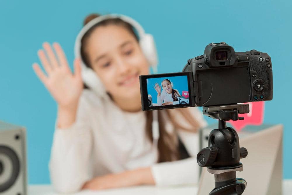 Kenapa Live Streaming di YouTube Kini Harus 16 Tahun ke Atas? | IDN Times