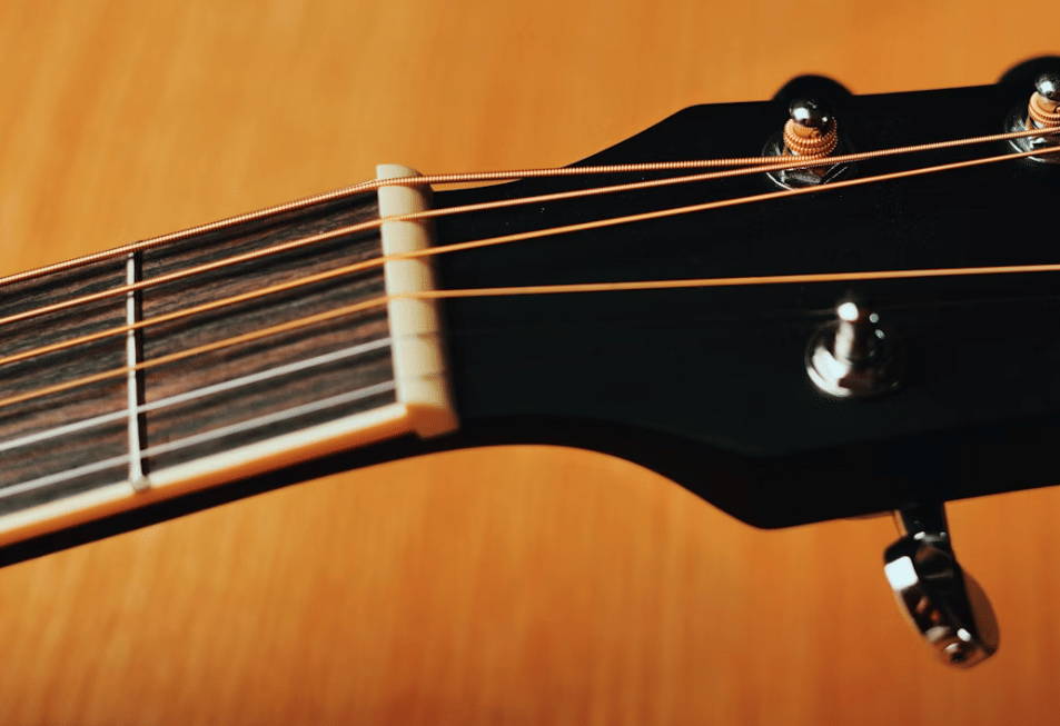 5 Jenis Senar Gitar dan Kelebihannya, Jangan Asal Ganti | IDN Times Jogja