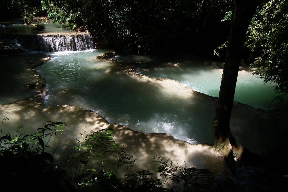 Kuang Si Waterfall Laos: Lokasi, Rute, Harga, dan Tips Wisata | IDN Times