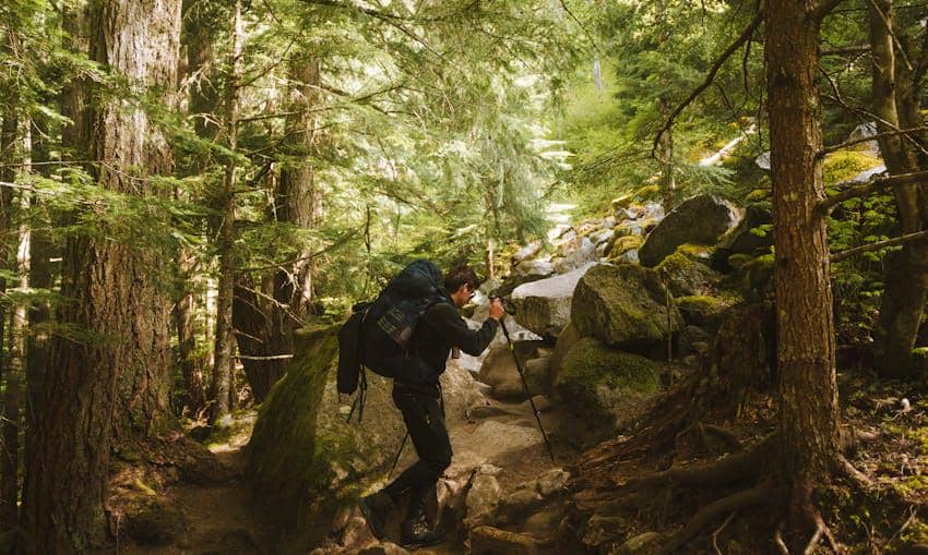 Apa Itu Simaksi Naik Gunung? Ini Arti, Fungsi, dan Cara Mengurusnya ...