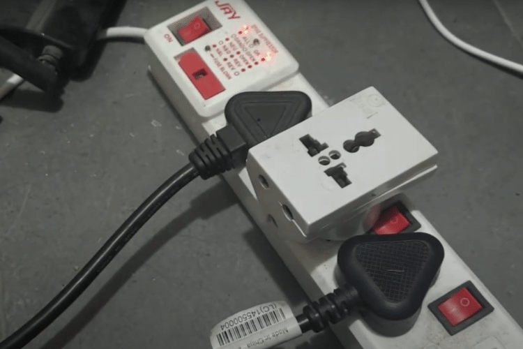 Mengenal Tipe Colokan di Luar Negeri, Info Penting bagi Traveler | IDN ...