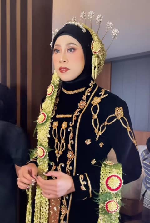 9 Inspirasi Kebaya dan Makeup Resepsi Megawati Hangestri | IDN Times