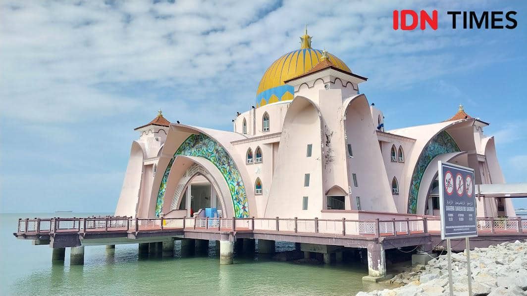 7 Masjid Paling Cantik di Malaysia untuk Destinasi Ramadan 2026 | IDN Times