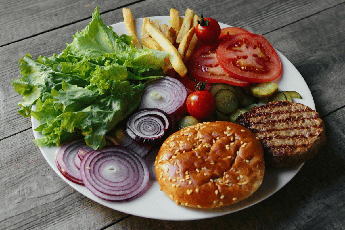 Resep Spicy Chicken Burger, Sausnya Bikin Lidah Keenakan! | IDN Times