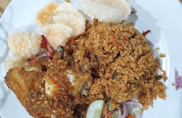 Resep Nasi Goreng Terasi ala Anak Kos yang Simpel Buatnya | IDN Times