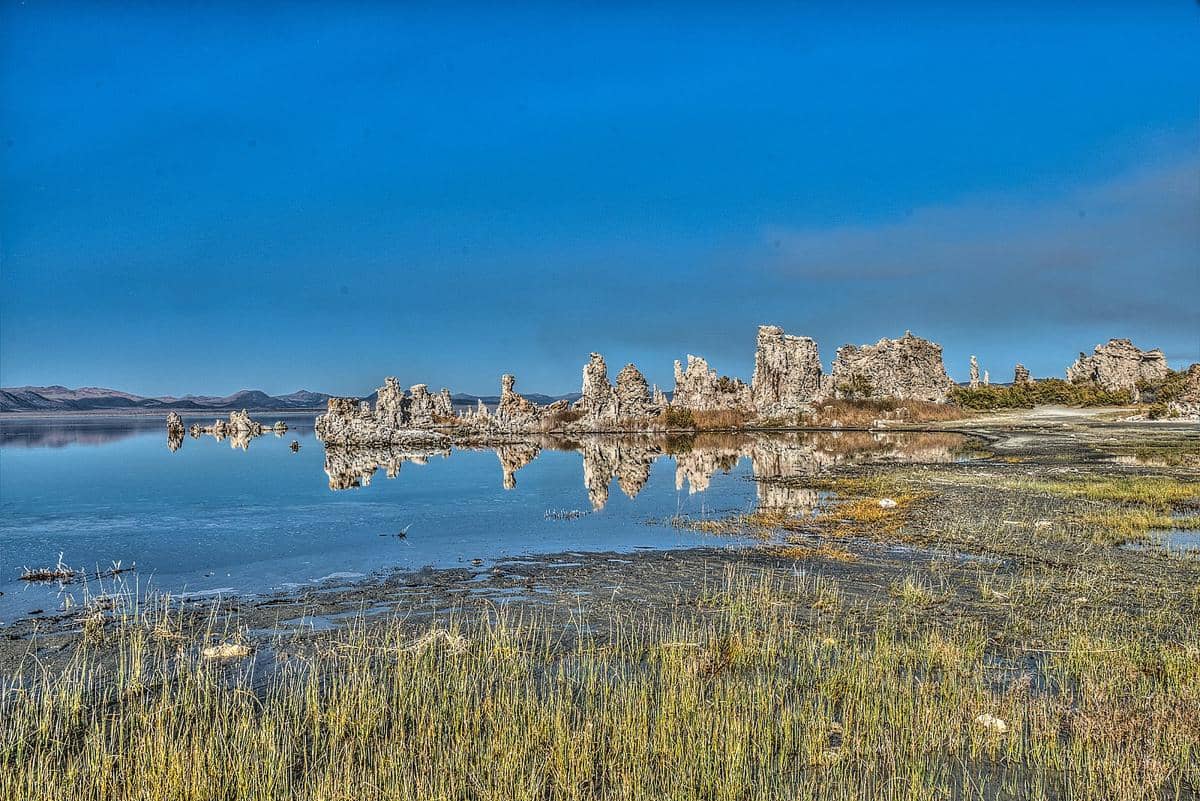 6 Fakta Unik Danau Mono di California, Punya Kadar Garam Sangat Tinggi ...