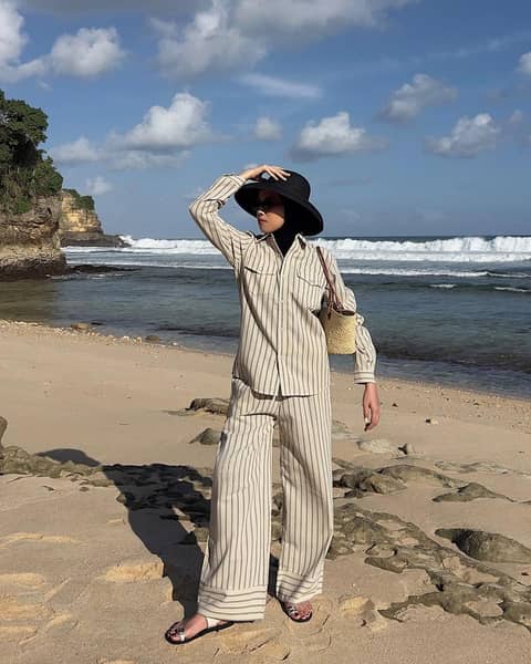 7 Outfit One Set Elegan untuk Berbagai Acara ala Amelia Elle | IDN Times