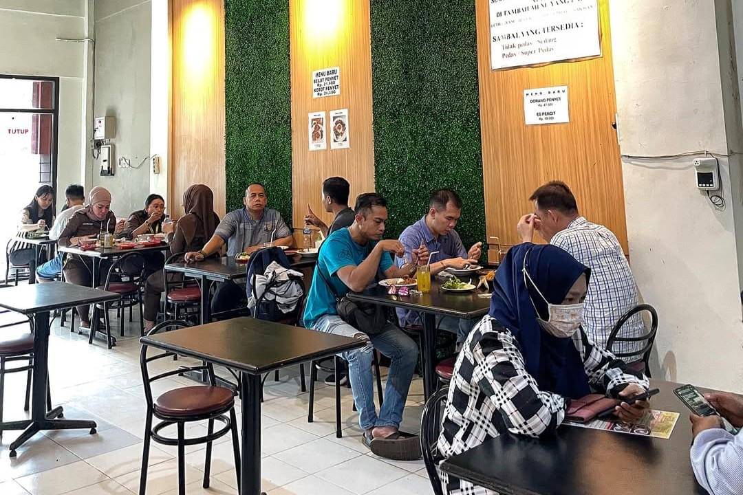 Menu Warung Bu Kris Paling Enak beserta Harganya | IDN Times