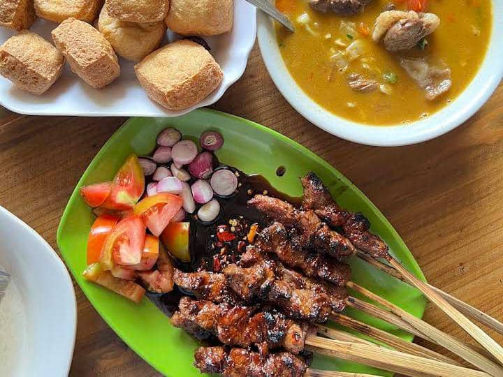 5 Tempat Makan Sate Legendaris di Jakarta yang Nikmatnya Juara | IDN Times