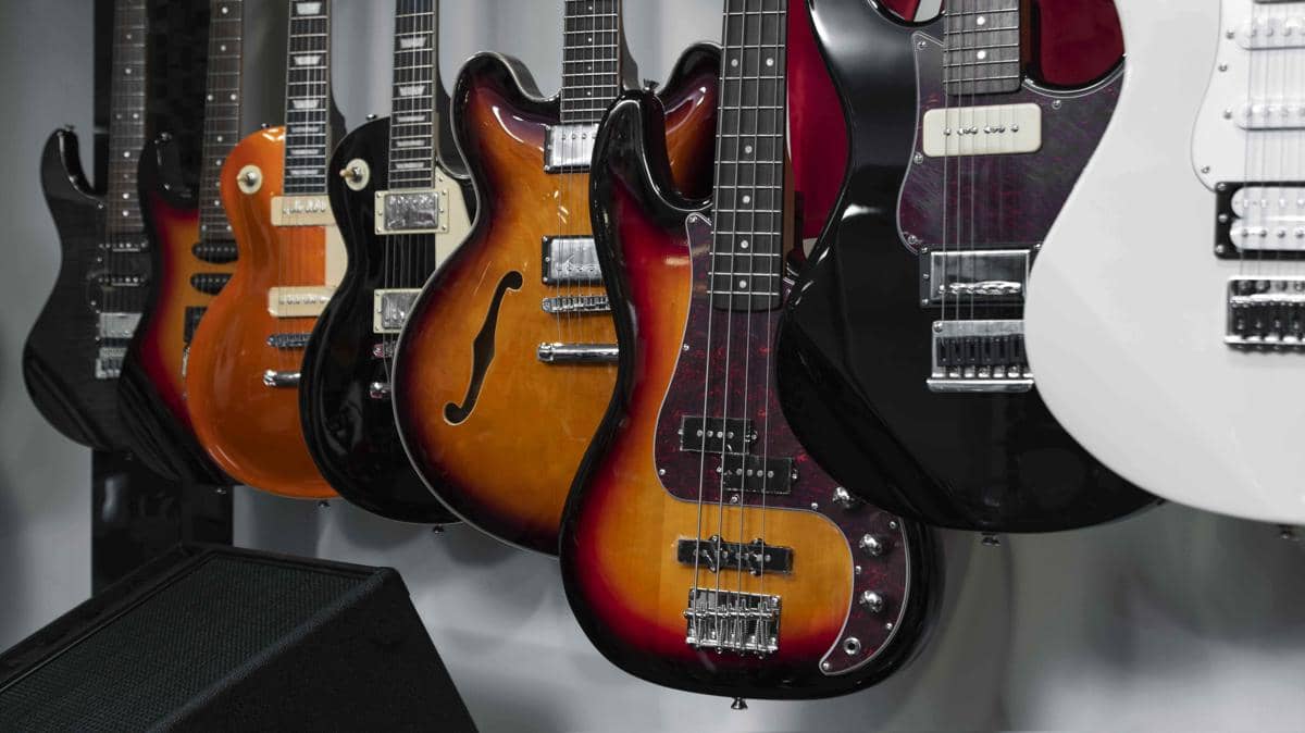7 Jenis Gitar Elektrik yang Wajib Pria Tahu, Mana yang Paling Keren ...