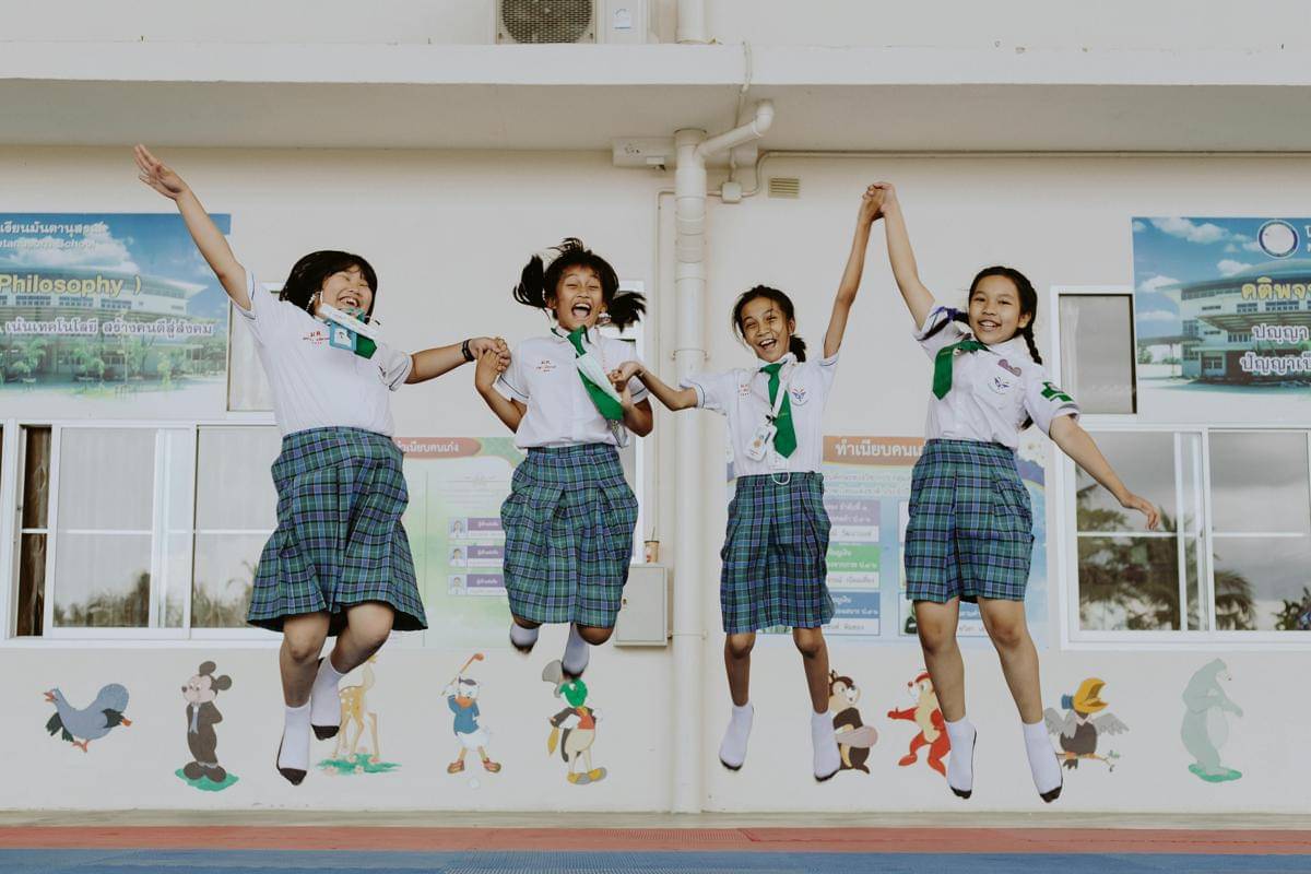 Apa yang Terjadi Jika Semua Orang Lompat Bersamaan di Bumi? | IDN Times