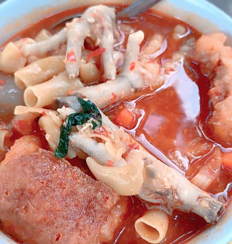 5 Warung Seblak Terenak di Bandung, Pedasnya Mantap! | IDN Times