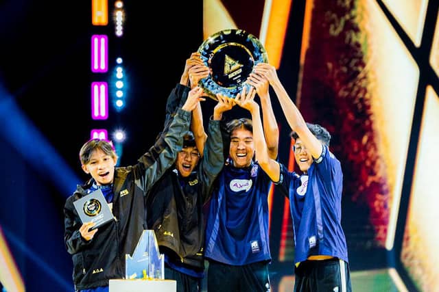EVOS Divine Sabet Juara Dunia Free Fire EWC 2025 | IDN Times