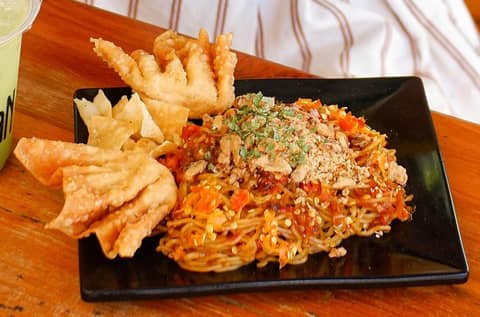 3 Perbedaan Mie Suit, Mie Hompimpa, dan Mie Gacoan, Suka yang Mana ...