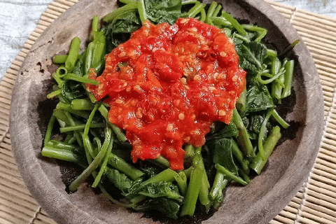 Plecing Kangkung: Sayur Rebus Pakai Sambal yang Bikin Ketagihan | IDN ...