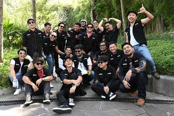 Potret The Prediksi x Bedain Touring Bareng, Kostumnya Kocak! | IDN Times