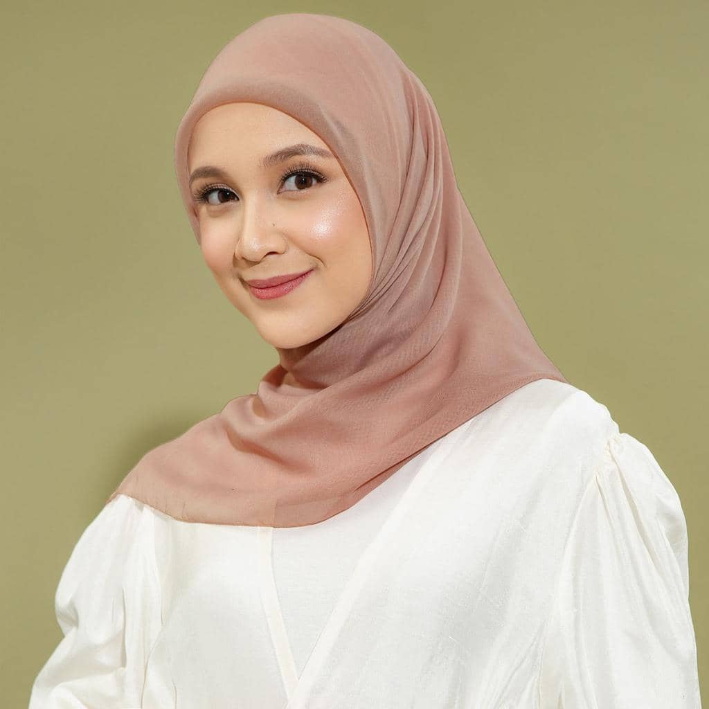 9 Hijab Paris Premium dari Brand Lokal, Berkualitas! | IDN Times