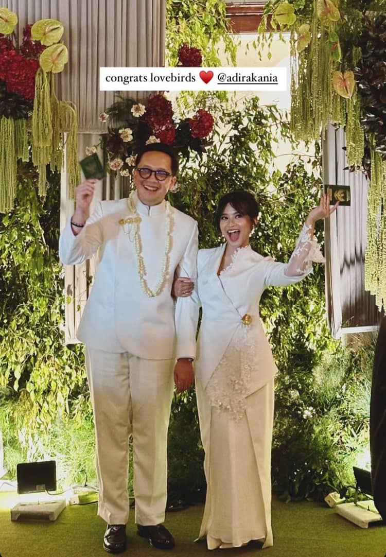 8 Gaya Busana dan Makeup Akad Nikah Siti Adira Kania, Pakai Blazer ...