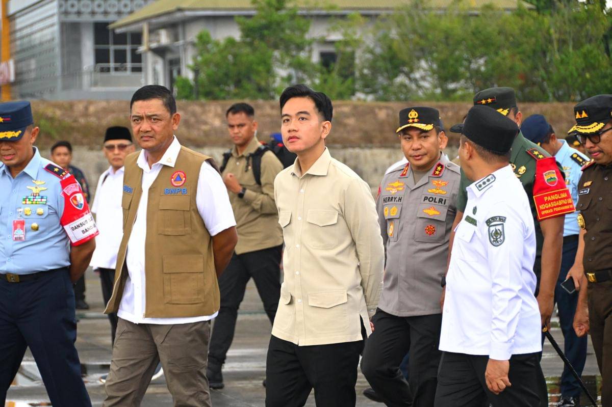 Kala Gibran Tak Salami AHY, Bahlil, Muhaimin di Upacara Militer ...