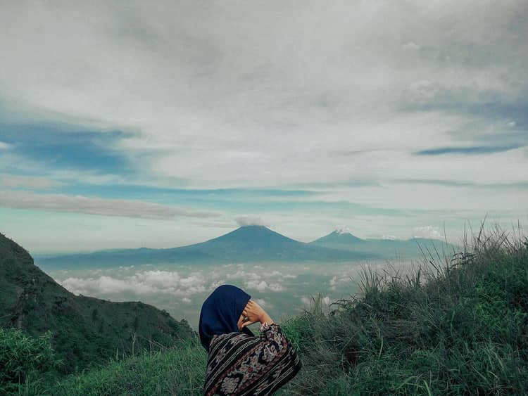 5 Spot Sunrise Tercantik di Gunung Jawa Tengah, Pemandangannya Bikin ...