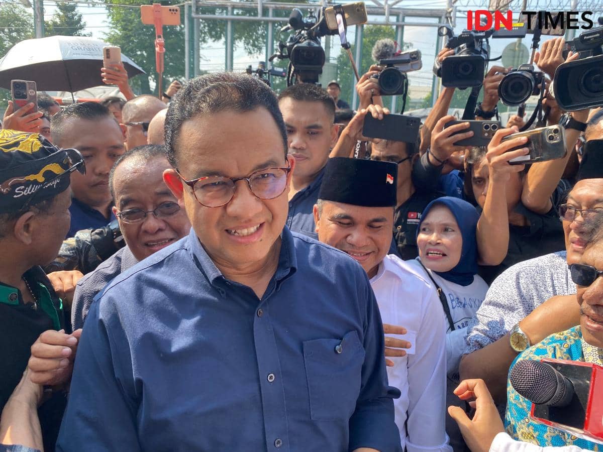 Pelukan Erat Anies Baswedan, Air Mata Tipis Tom Lembong | IDN Times