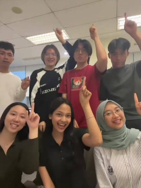 7 Potret Akrab Axel Bareng Peserta Clash of Champions 2 | IDN Times