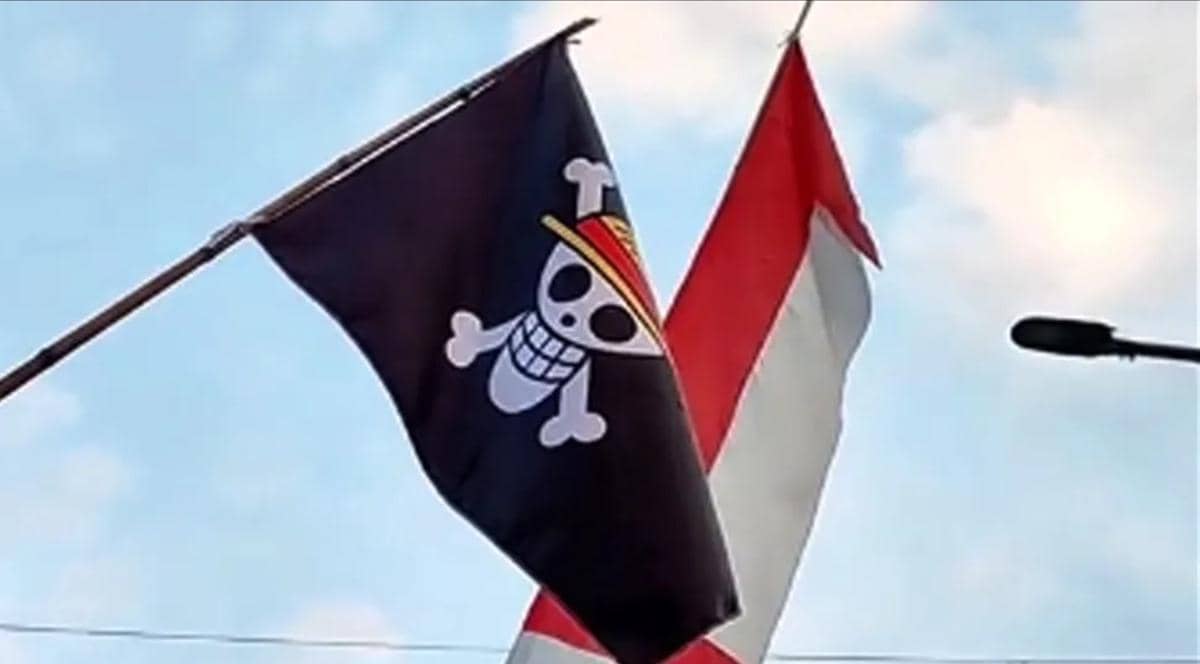 Viral! Babinsa di Pondok Labu Turunkan Bendera One Piece Milik Warga ...