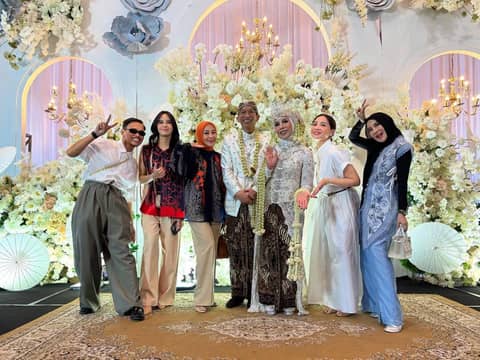 Melly Goeslaw dan Anto Hoed Resepsi Lagi di Anniversary Ke-30 | IDN Times