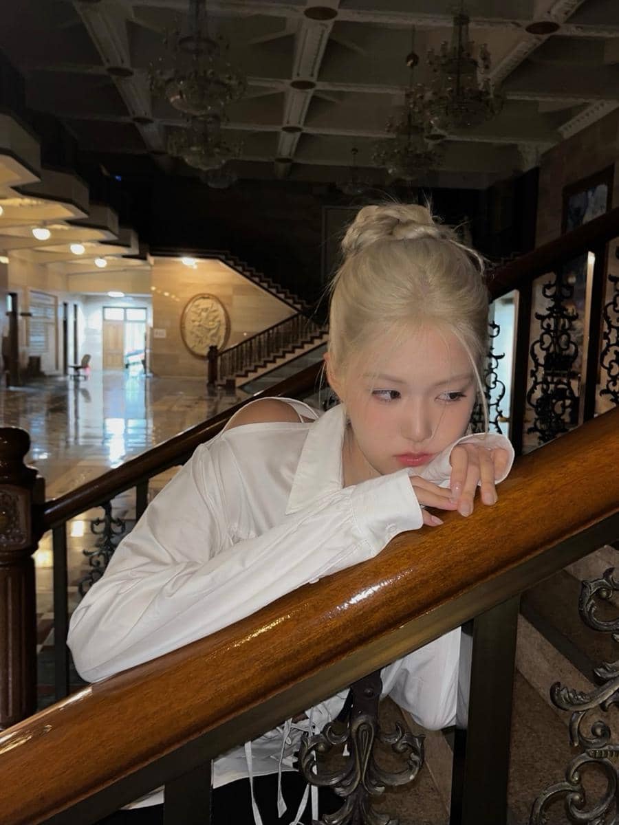 Yoon Jiyoon Keluar dari izna | IDN Times