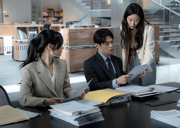 7 Kesulitan Hubungan Min Jeong-Jin Woo di Beyond the Bar | IDN Times