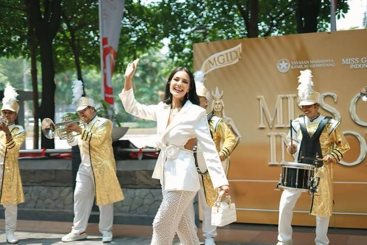 7 Potret Miss Grand Indonesia 2025 Vina Anggi Sitorus, Menawan! | IDN Times