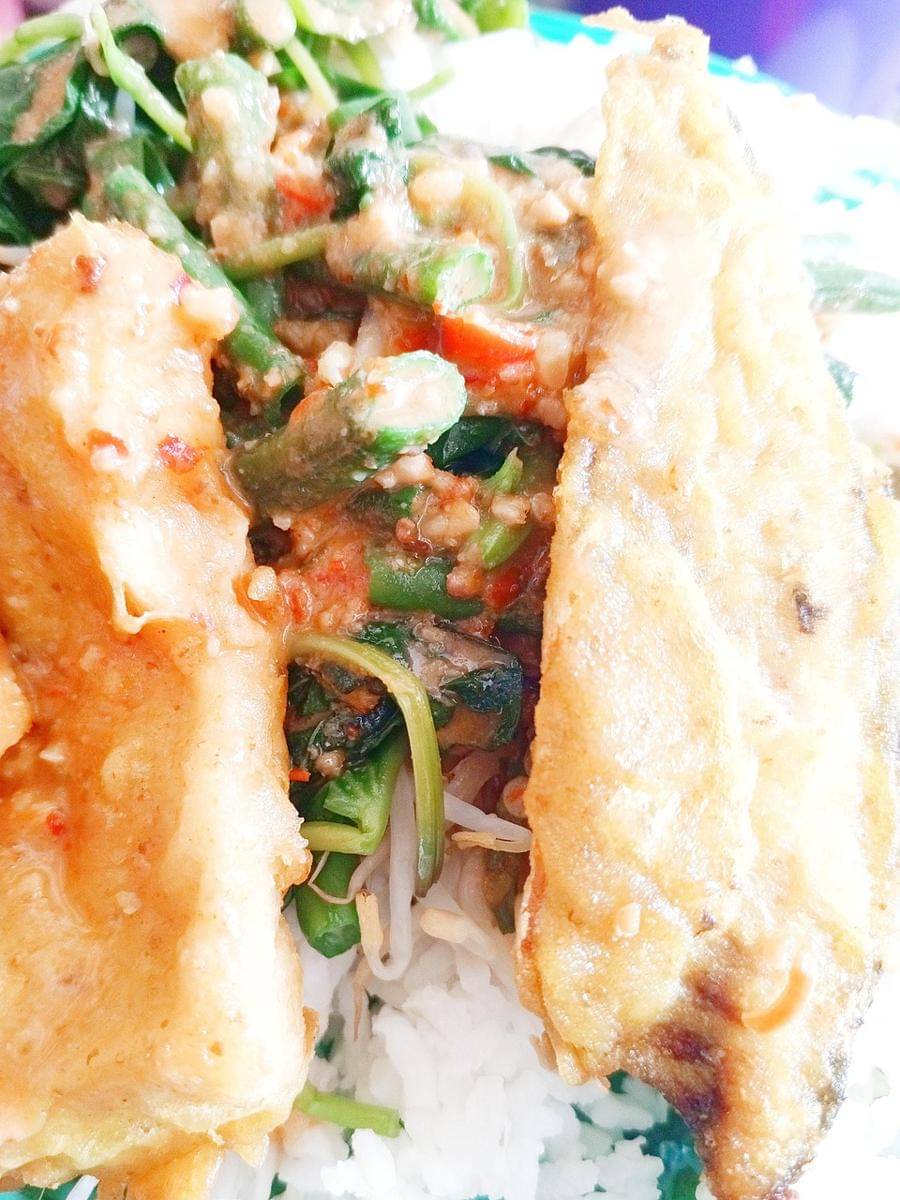 Kuliner Nasi Pecel di Dekat Stasiun Pasar Turi Surabaya | IDN Times Jatim