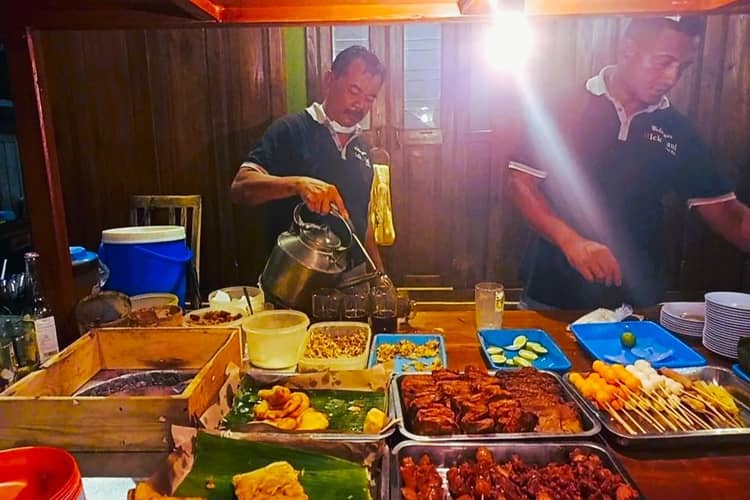 Mengenal Wedangan, Budaya Nongkrong dan Kuliner di Solo | IDN Times