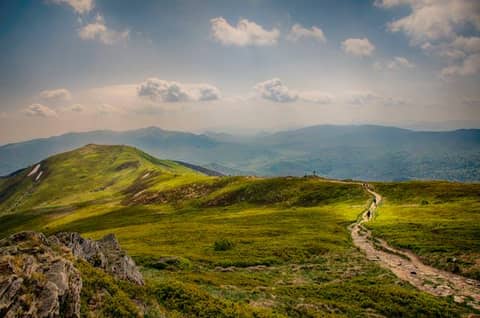 Daftar Gunung Indonesia Grade 1, Cocok untuk Pendaki Pemula | IDN Times