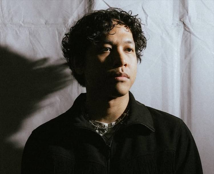 7 Rekomendasi Lagu Sendu yang Cocok Didengar Tengah Malam | IDN Times