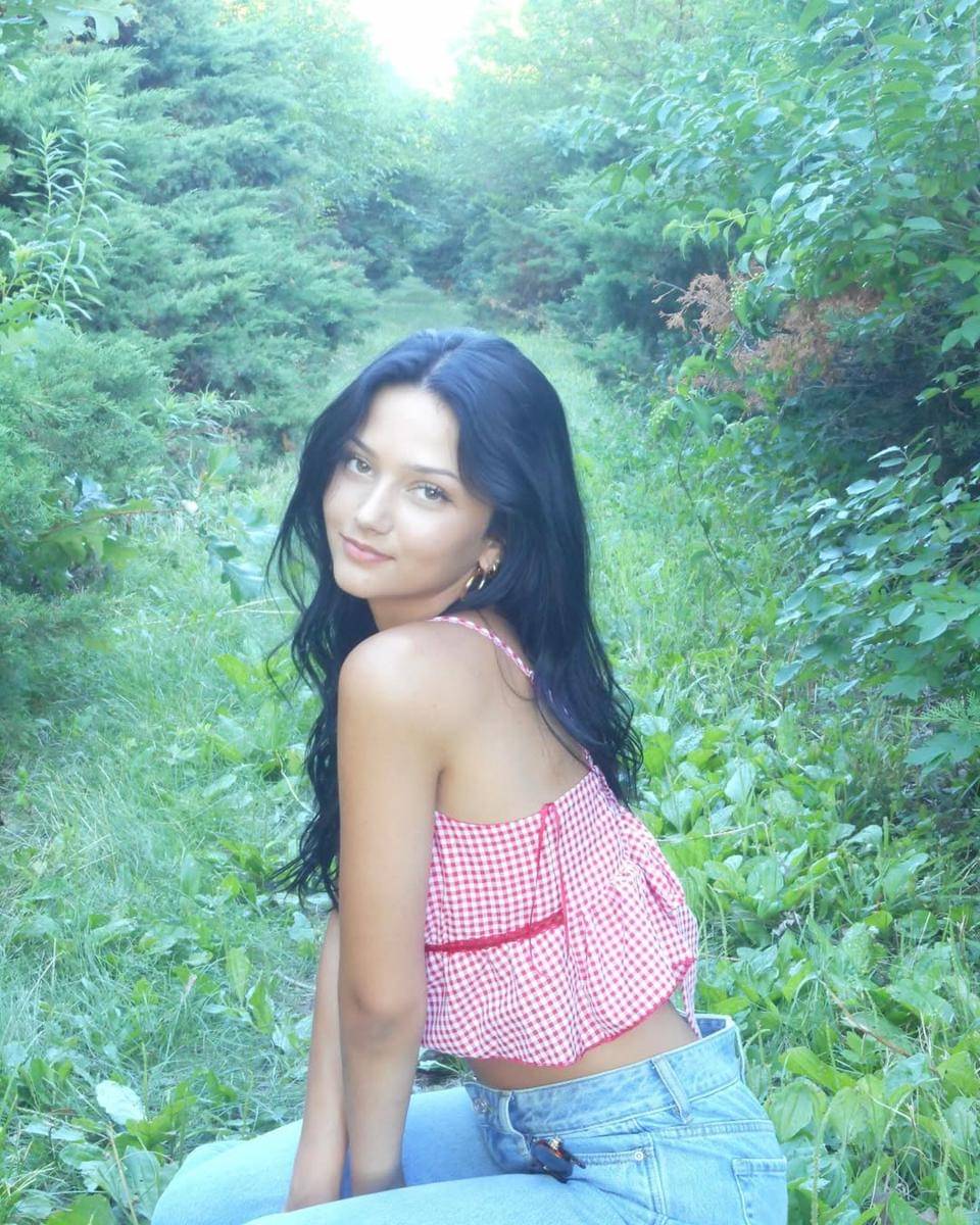 7 Potret Dorea Shala Miss Universe Kosovo 2025, Sweet Abis! | IDN Times