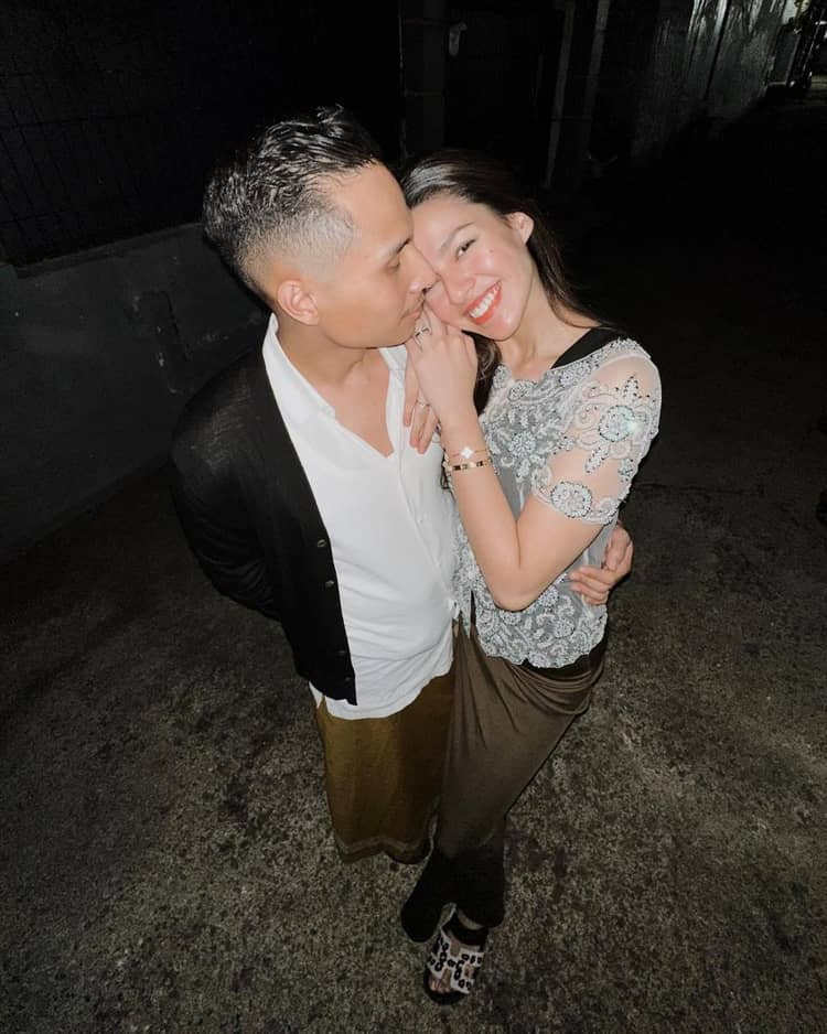 Umumkan Kehamilan, 7 Potret Mesra Susan Sameh dan Suami | IDN Times