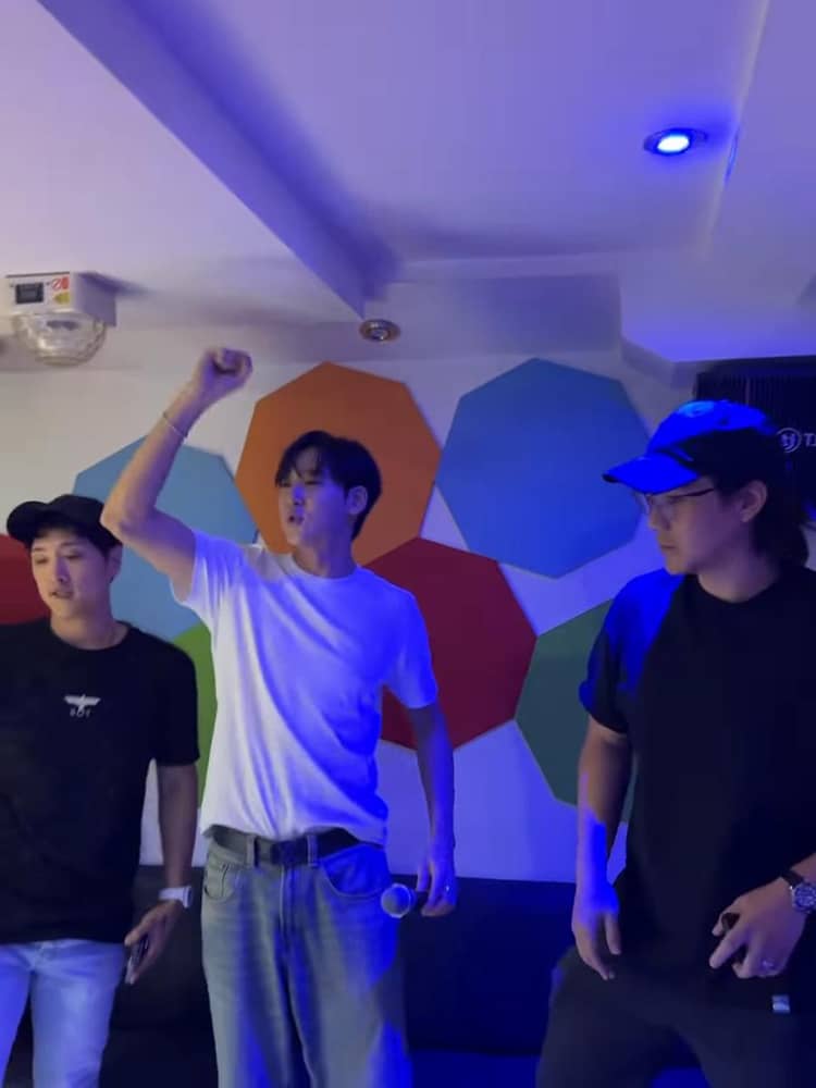 7 Potret Saja Boys Beneran Nongkrong di Dunia Nyata, Real! | IDN Times