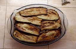 5 Cara Membuat Moussaka Yunani dengan Lapisan Sempurna | IDN Times