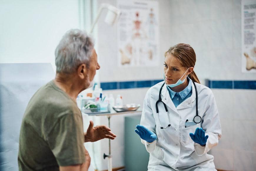Ini Perbedaan Gelar Doktor dan Dokter, Jangan sampai Salah! | IDN Times