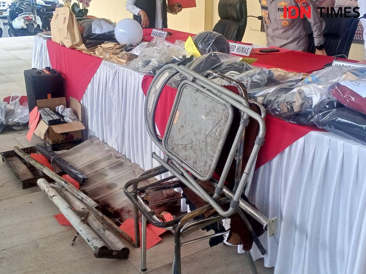 20 Pendemo Jadi Tersangka Kasus Perusakan Mapolda dan Kantor DPRD NTB | IDN Times NTB