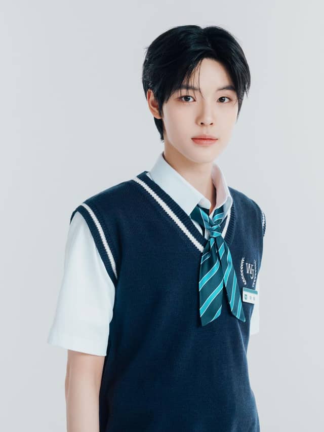 Biodata dan Profil 15 Member SMTR25, Maknae Kelahiran 2008 | IDN Times