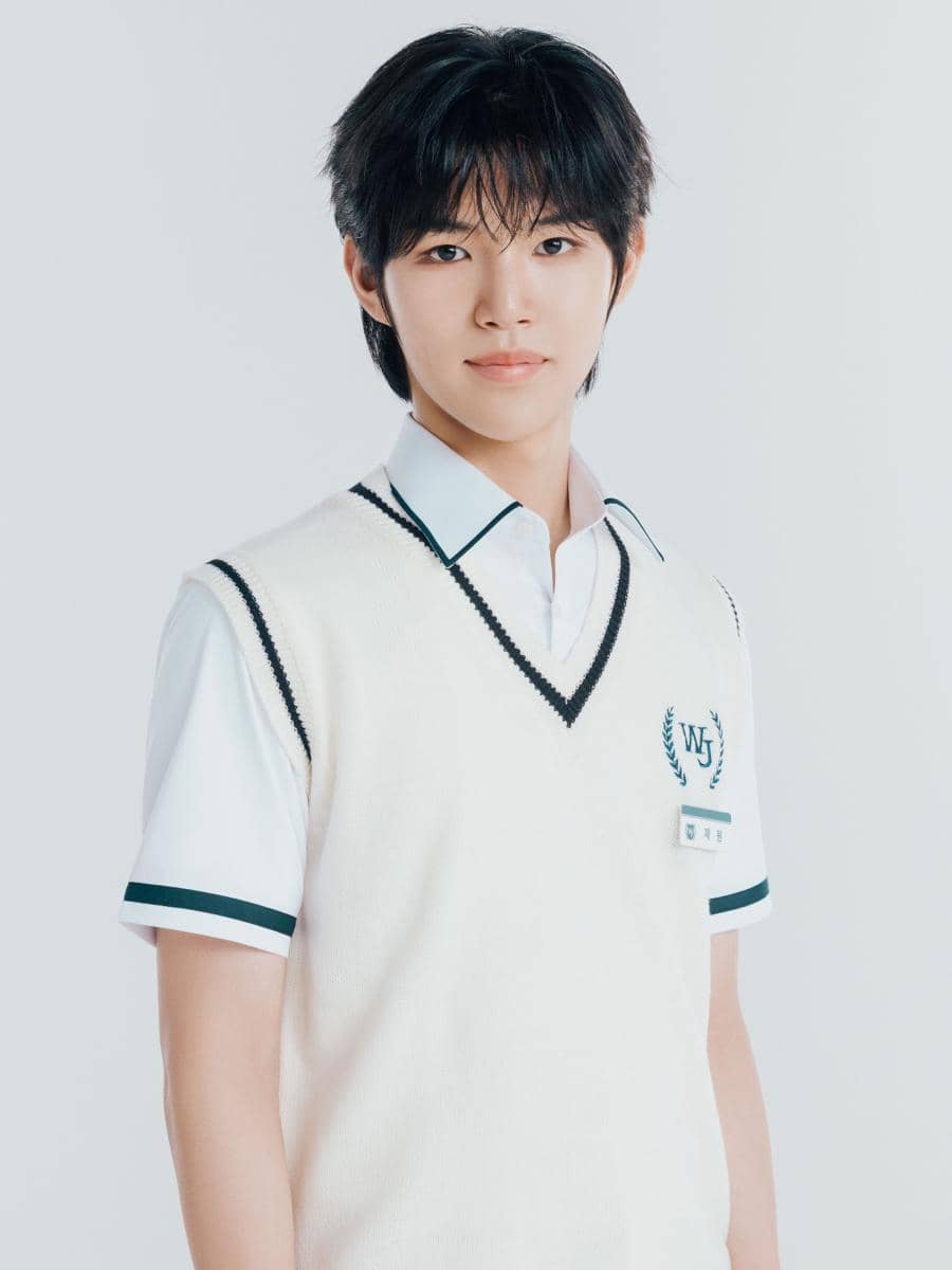 Biodata dan Profil 15 Member SMTR25, Maknae Kelahiran 2008 | IDN Times