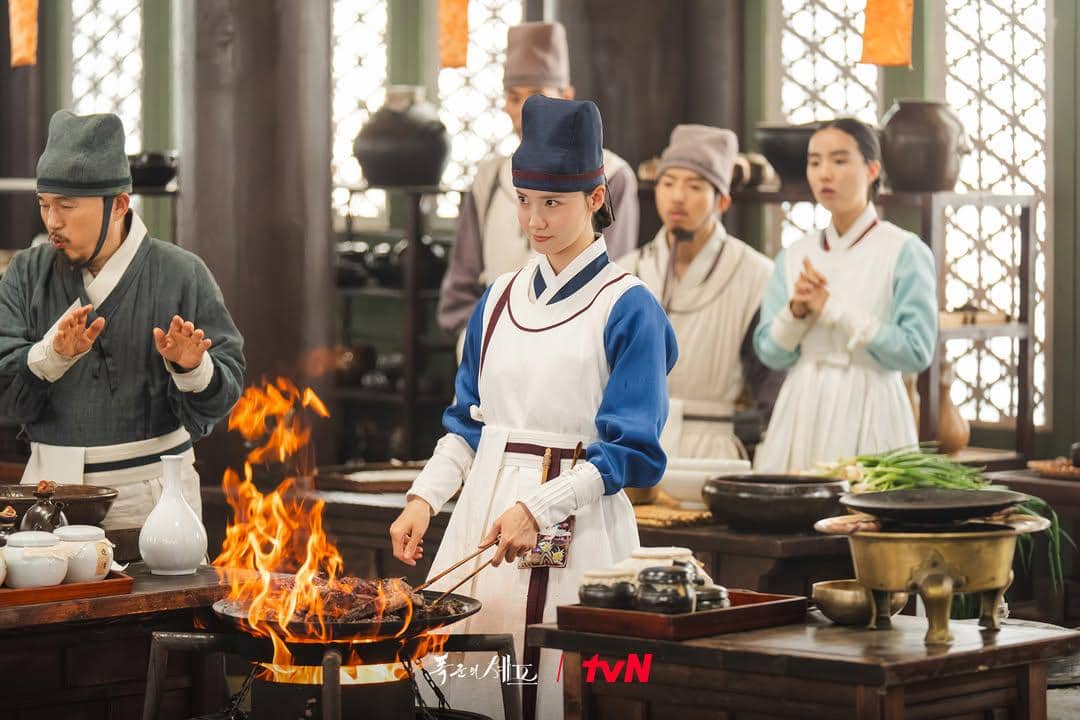 Yoona Bongkar Dukungan Member SNSD untuk Bon Appétit, Your Majesty ...