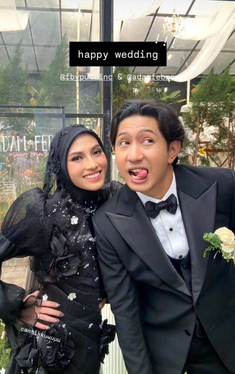 Gaya Resepsi Nikah Feby Putri, Kenakan Gaun Hitam yang Glam | IDN Times