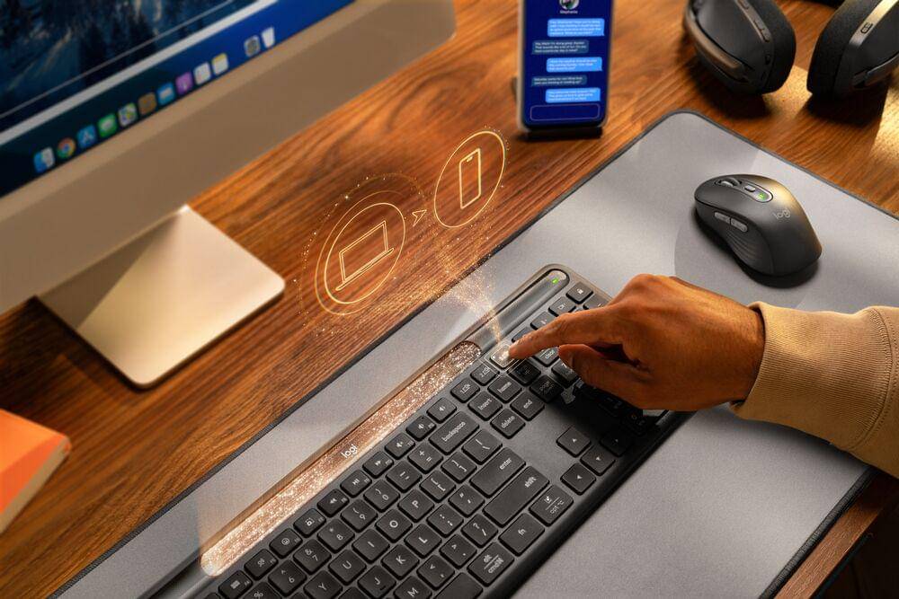 Logitech Perkenalkan Signature Slim Solar+ K980 Keyboard! | Duniaku.com