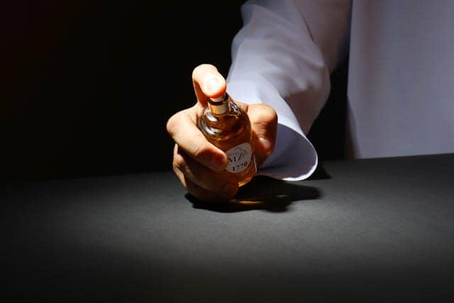 5 Jenis Bahan Campuran Parfum yang Cowok Perlu Tahu, Beragam! | IDN Times